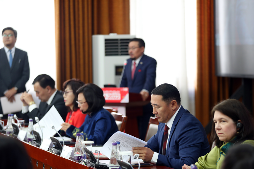 Г Занданшатар Хүний эрх хууль ёсыг дээдэлсэн тогтвортой бодлого хэрэгжүүлэхэд эмэгтэйчүүдийн