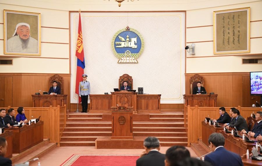 УИХ ын 2022 оны намрын чуулган нээлтээ хийж Чингис хааны эш хөргийг
