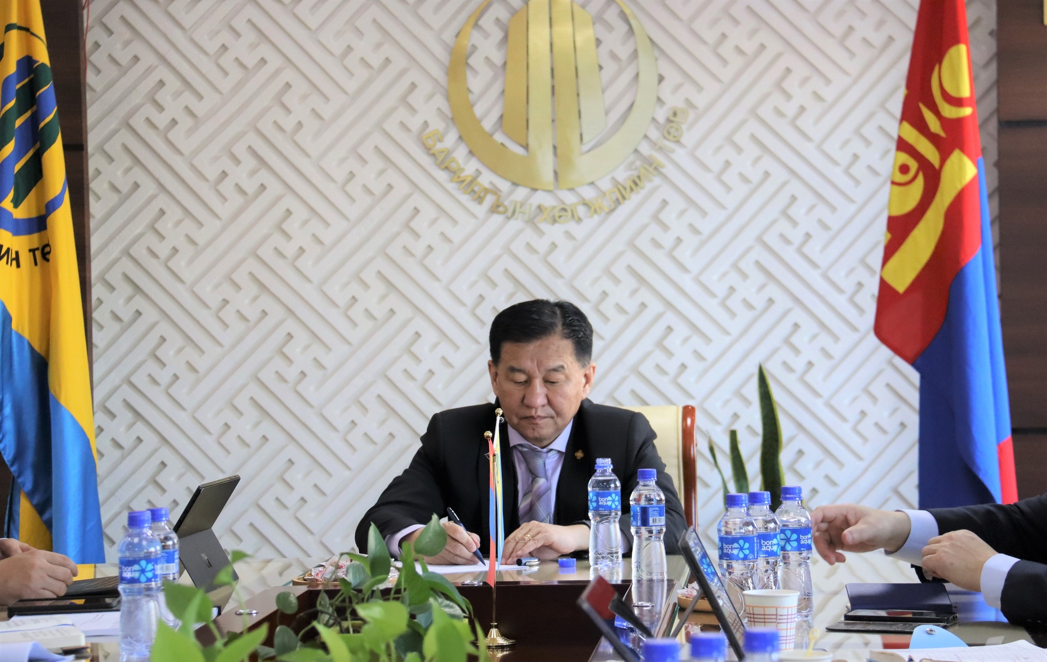 Барилга хот байгуулалтын сайд яамны харьяа байгууллагуудад ажиллалаа Tsoh Mn